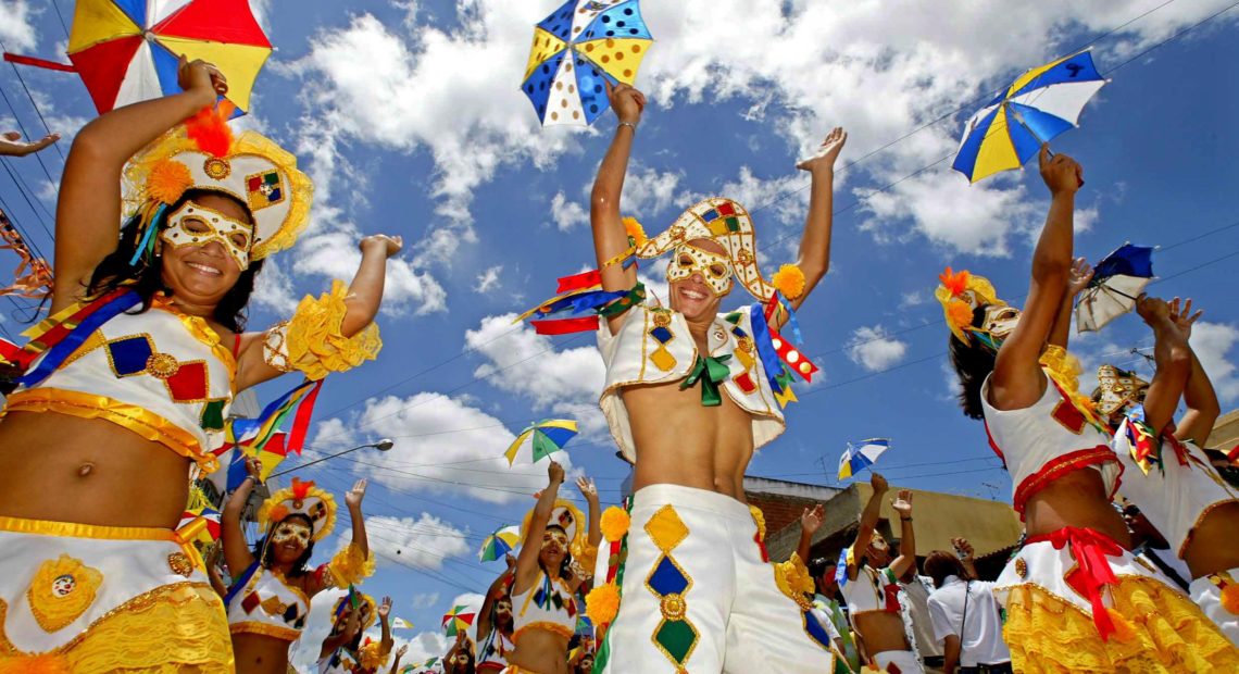 No Desfile das Virgens de Surubim, repertório dos trios elétricos deve ...
