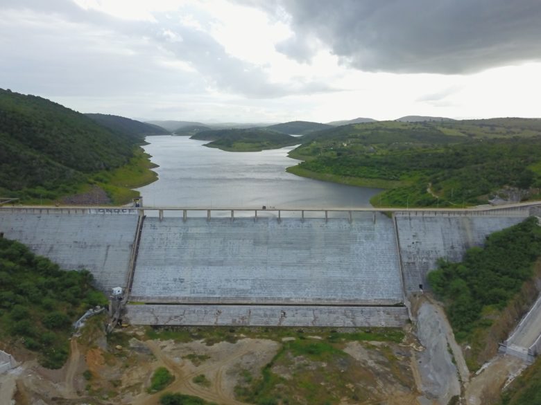 Barragem de Jucazinho atualmente com: 17,5% do seu volume total de água ...